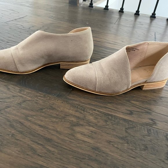 BEAST FASHION | Shoes | Beast Fashion Euc 75 Faux Suede Light Greytan ...